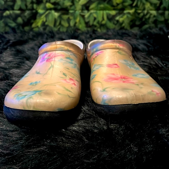 Sloggers | Shoes | Sloggers Floral Rubber Clogs Sz8 Guc | Poshmark